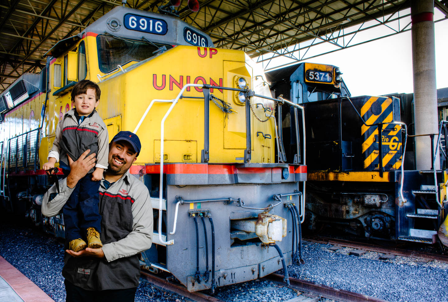 Creative Portraits with Photoshop & Trains | dav.d photography