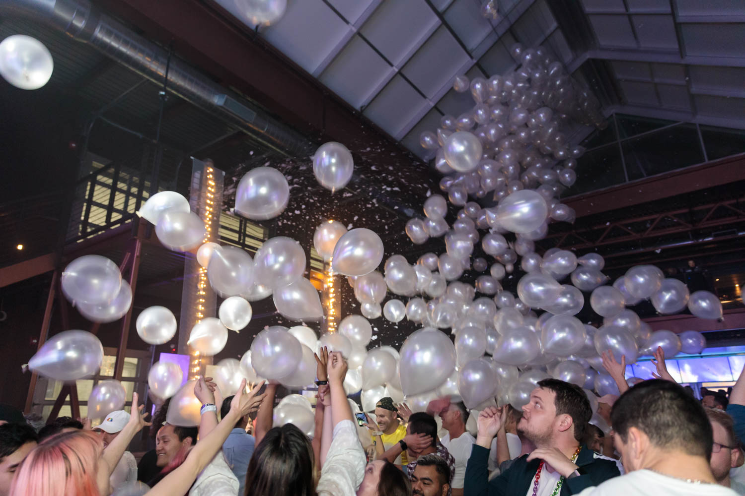 SKYFALL's White Party | dav.d photography